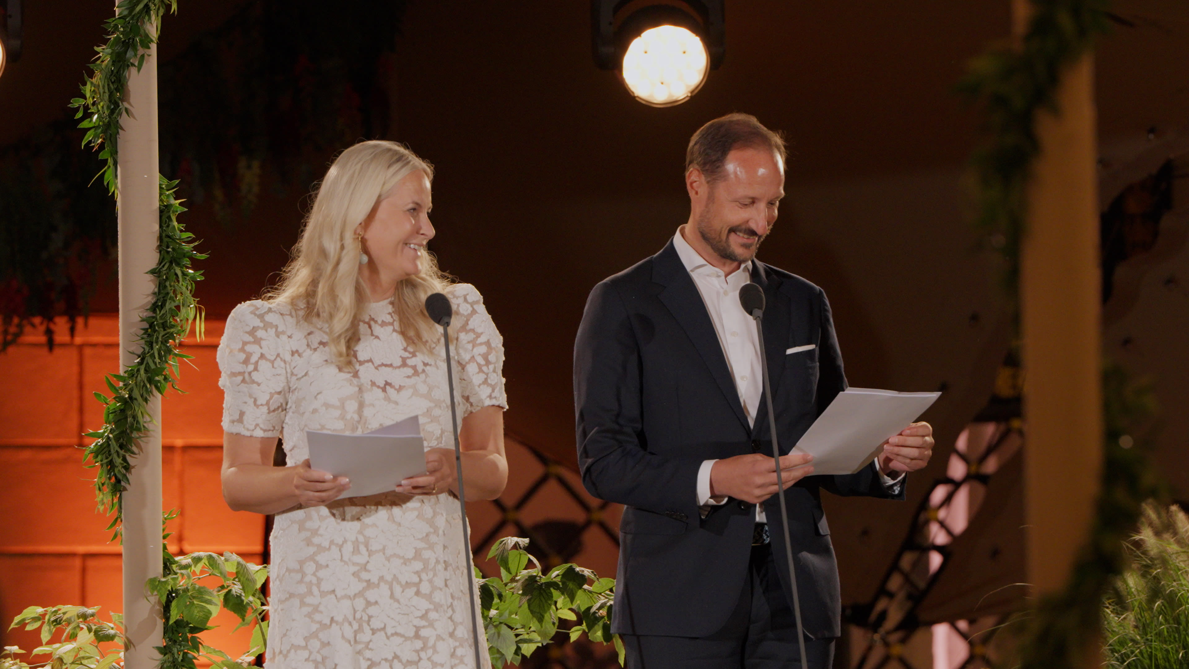 Anmeldelse: Mette-Marit redder showet i TV-serien om kronprinsparet