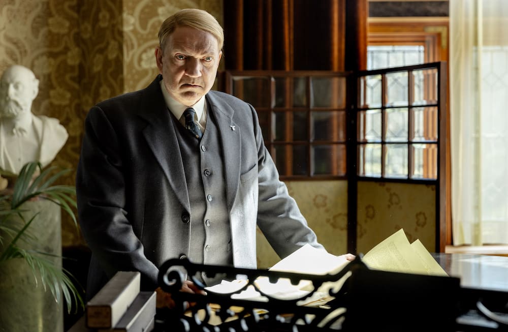 Filmanmeldelse av «Quislings siste dager» i regi Erik Poppe med Gard B. Eidsvold, Anders ...