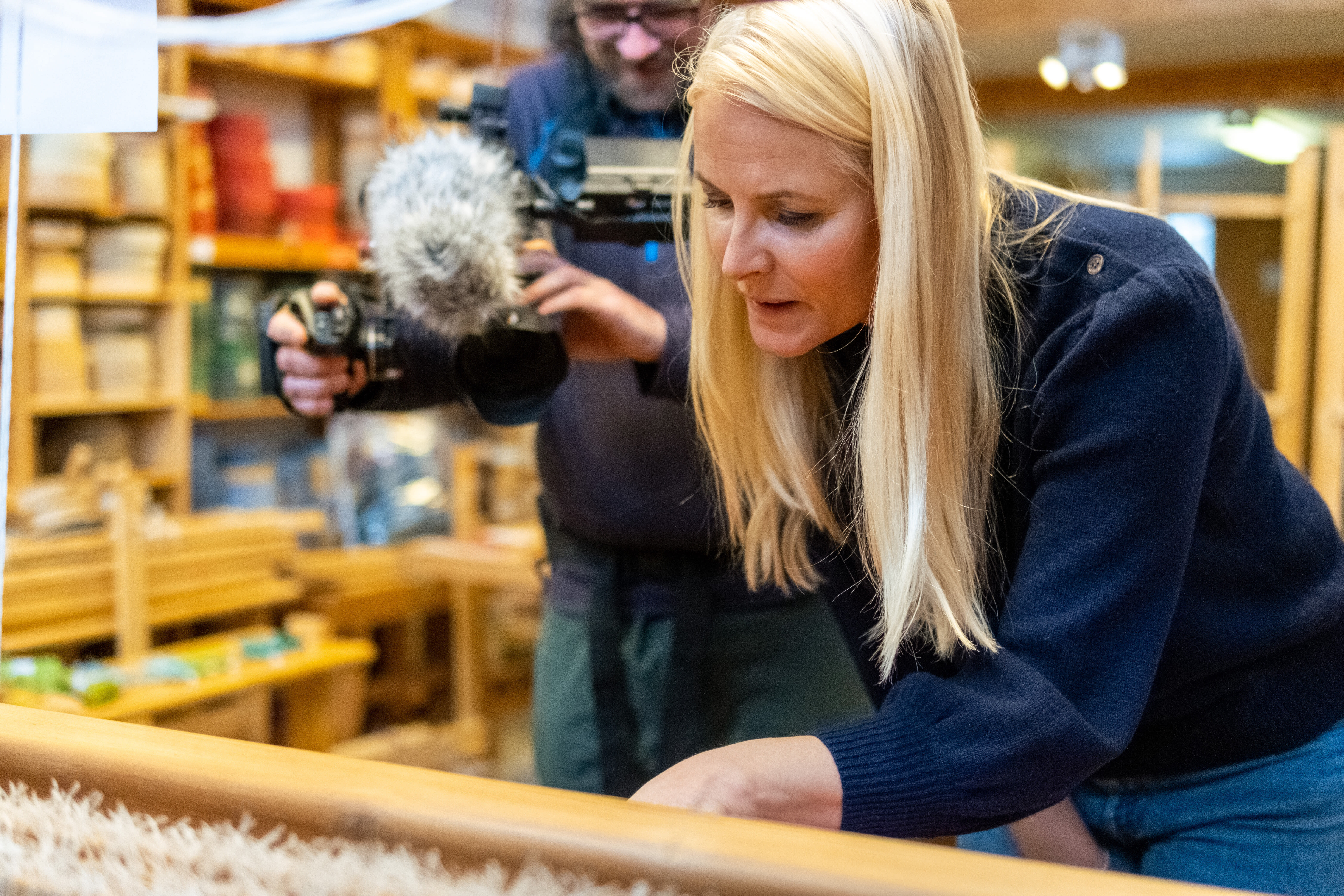 Anmeldelse: Mette-Marit redder showet i TV-serien om kronprinsparet