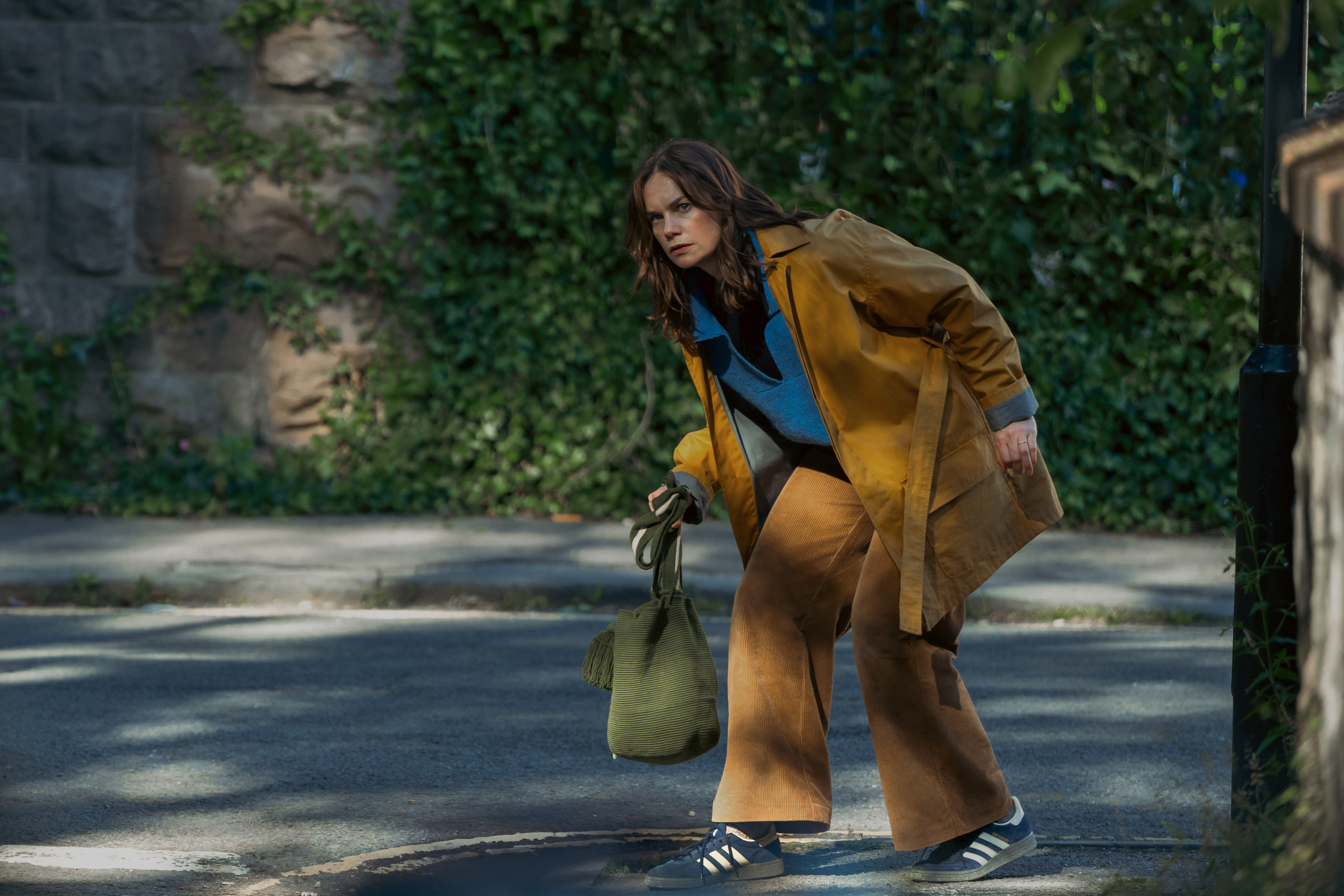 Anmeldelse av «Down Cemetery Road» på Apple TV med Ruth Wilson og Emma ...