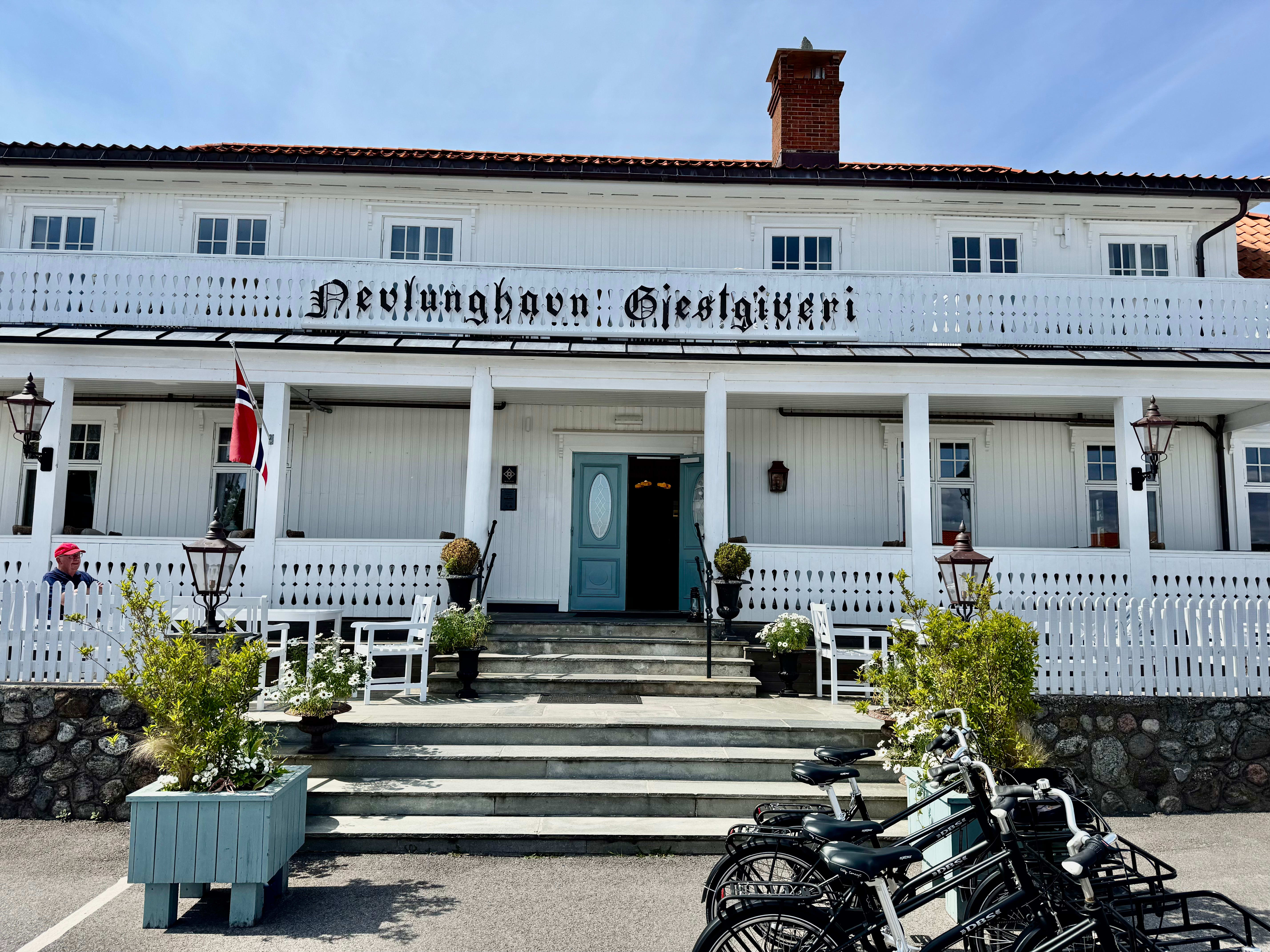 Nevlunghavn Gjestgiveri er et romantisk sted med skuffende mat