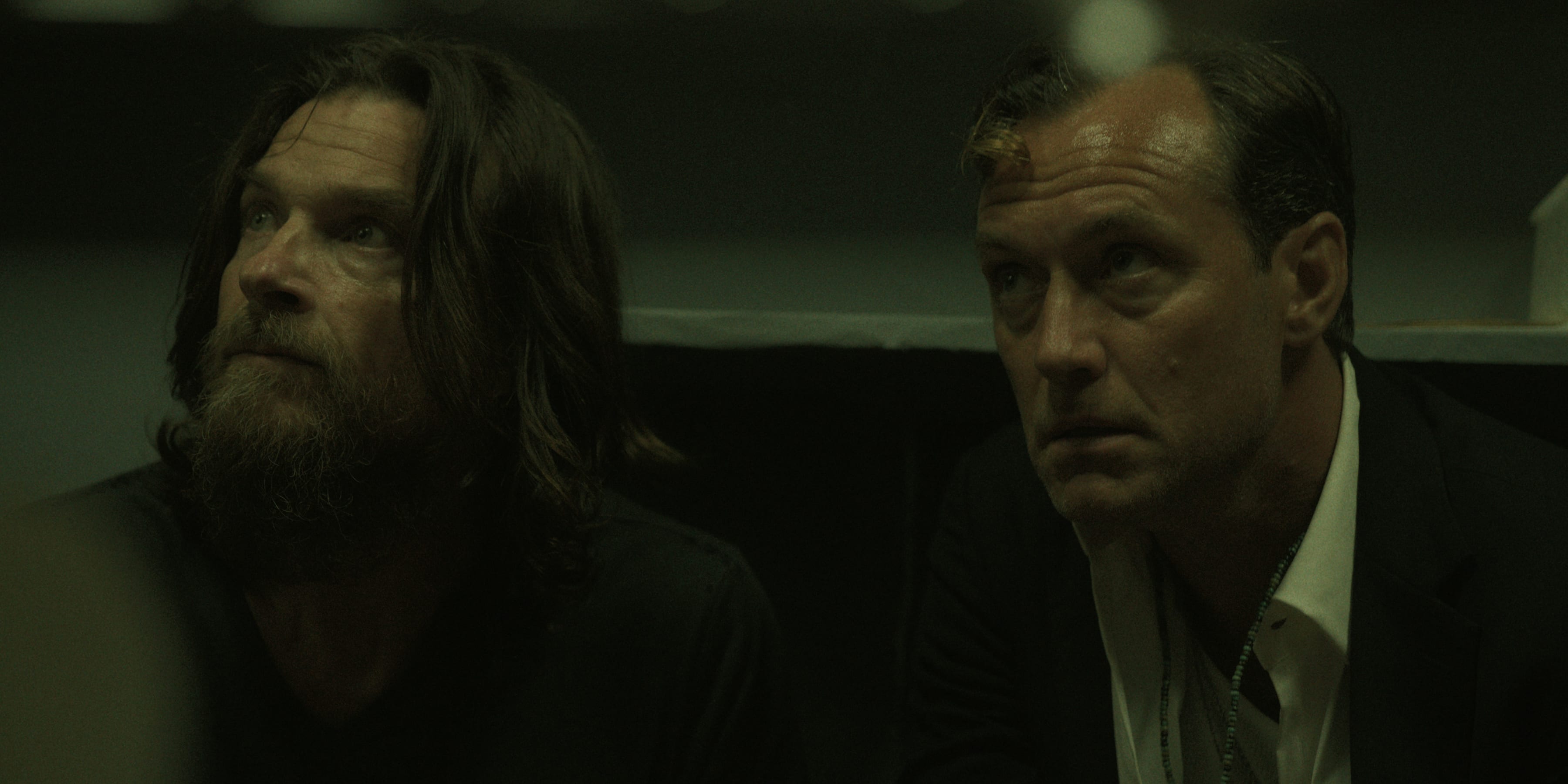 Anmeldelse av miniserien «Black Rabbit» på Netflix med Jude Law og ...