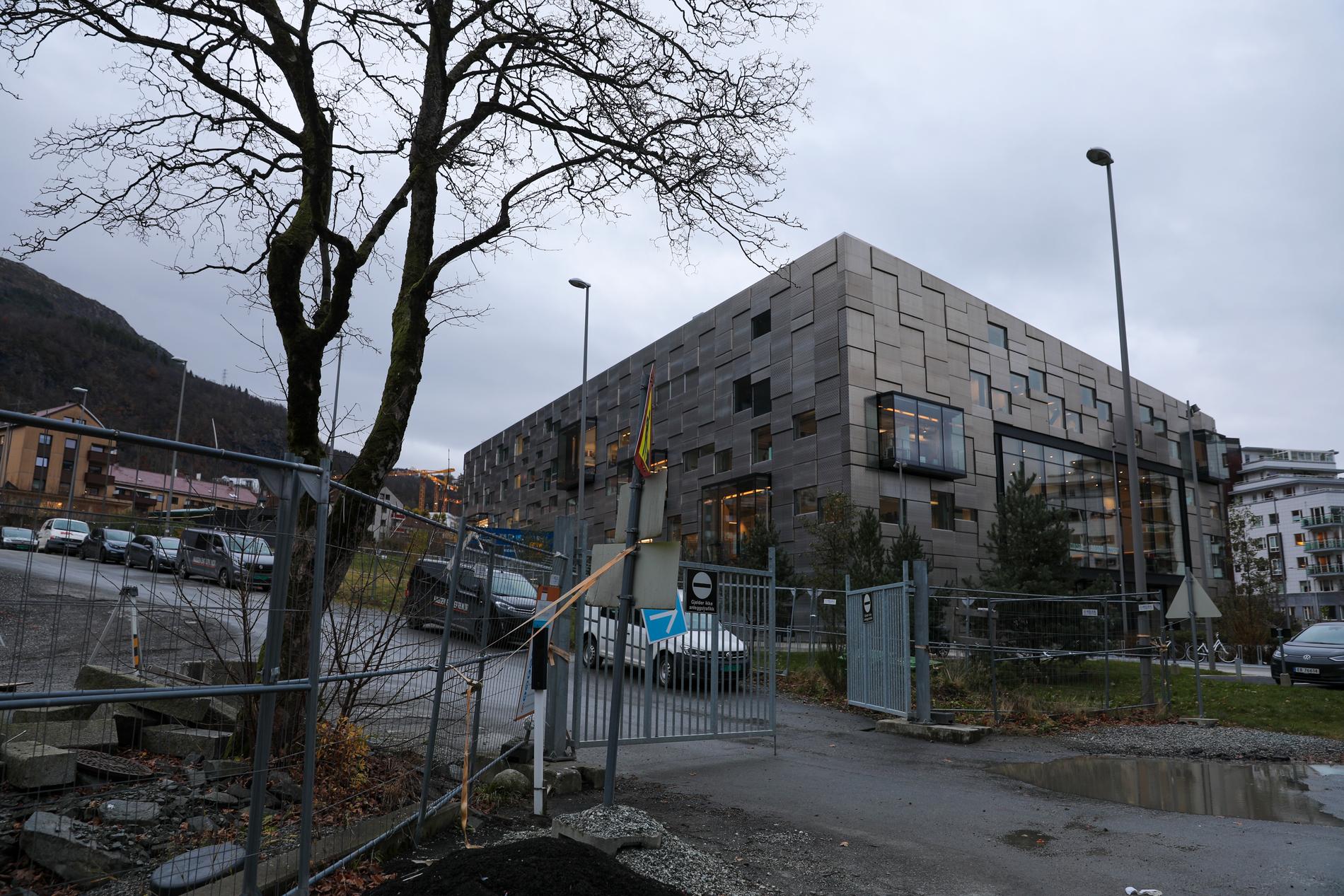 Regjeringen avlyser nok et prestisjebygg i Bergen Regjeringen avlyser nok et prestisjebygg i Bergen
