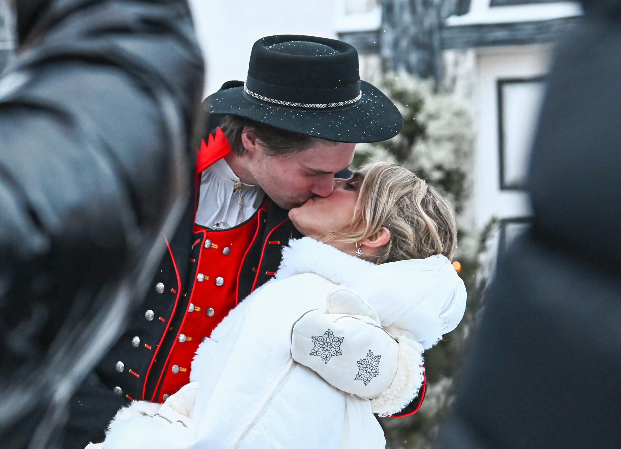 Therese Johaug og Nils Jakob Hoff har giftet seg Therese Johaug og Nils Jakob Hoff har giftet seg
