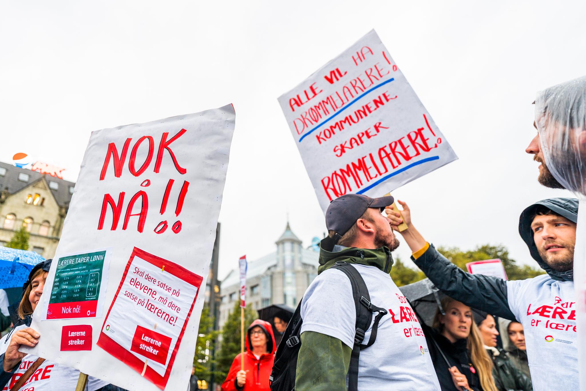 Lærerstreiken trappes opp igjen – 1800 nye lærere tas ut i streik mandag Lærerstreiken trappes opp igjen – 1800 nye lærere tas ut i streik mandag