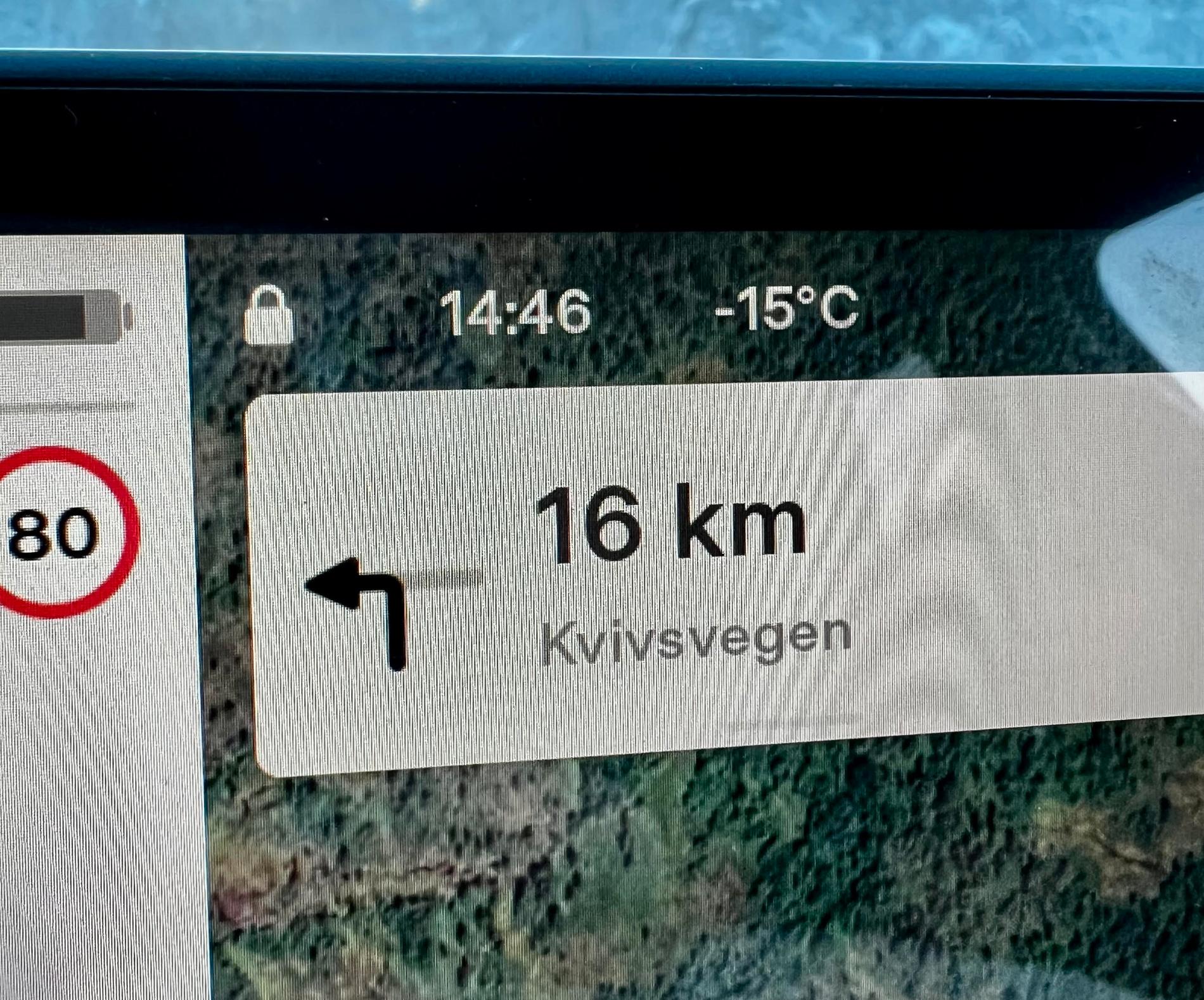 Måtte kjøre hjem i iskald Tesla i 15 timer – reagerer på kundebehandlingen Måtte kjøre hjem i iskald Tesla i 15 timer – reagerer på kundebehandlingen