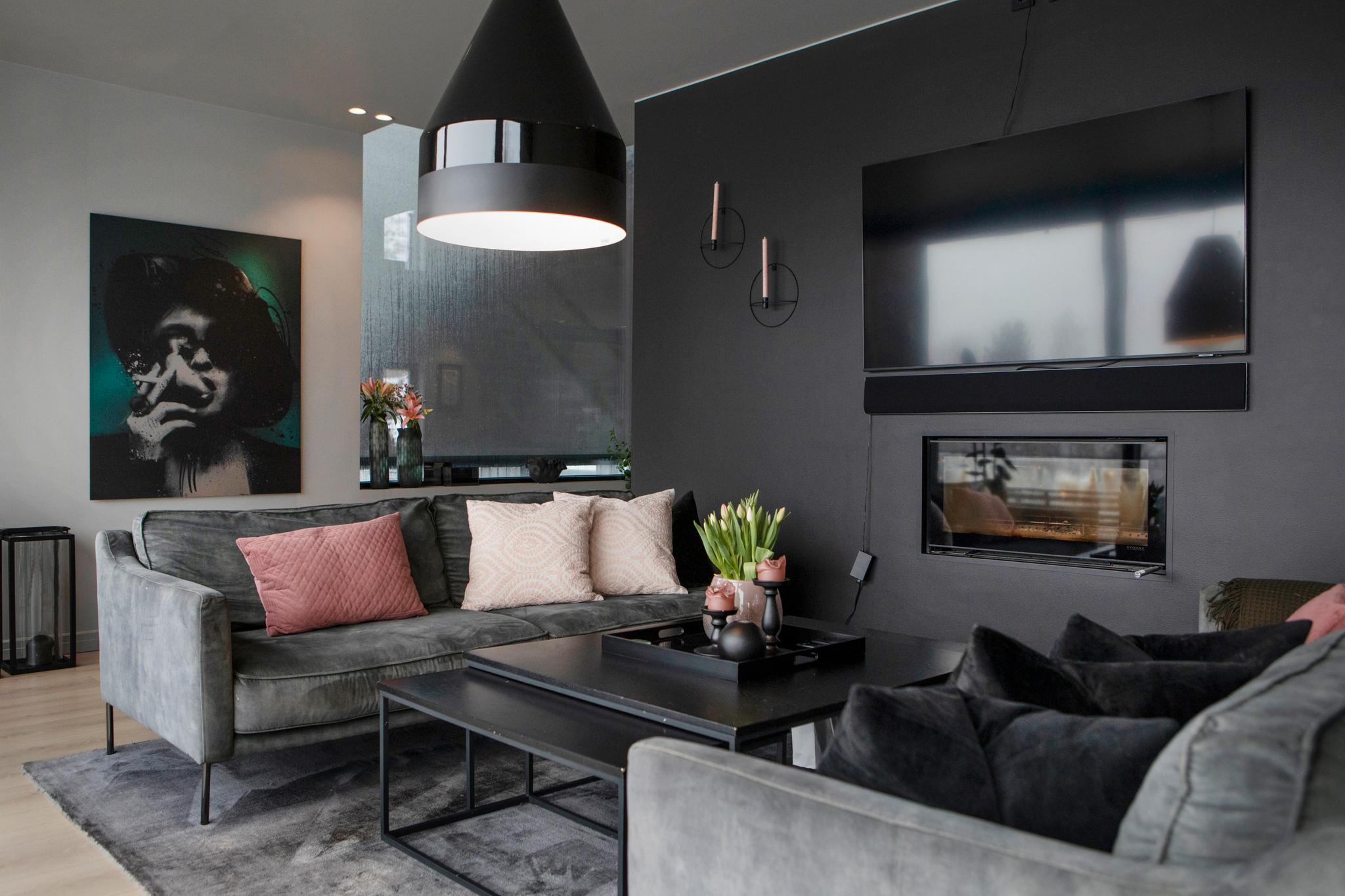 Bygget om gammelt hus i skogkanten: – Vi ville ha et hus som skilte seg ... Bygget om gammelt hus i skogkanten: – Vi ville ha et hus som skilte seg ...