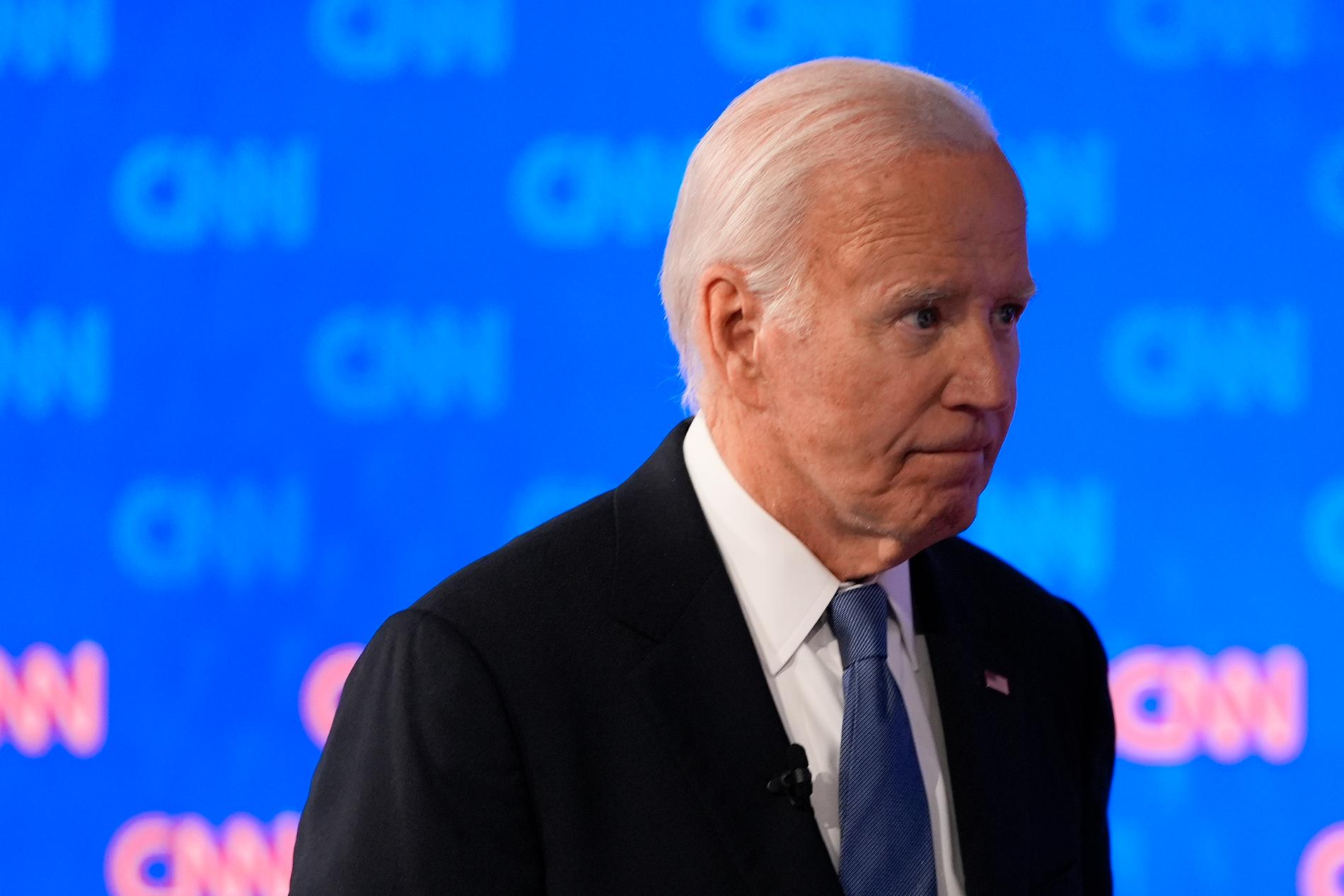 New York Times: Biden vurderer løpende om han skal trekke seg New York Times: Biden vurderer løpende om han skal trekke seg