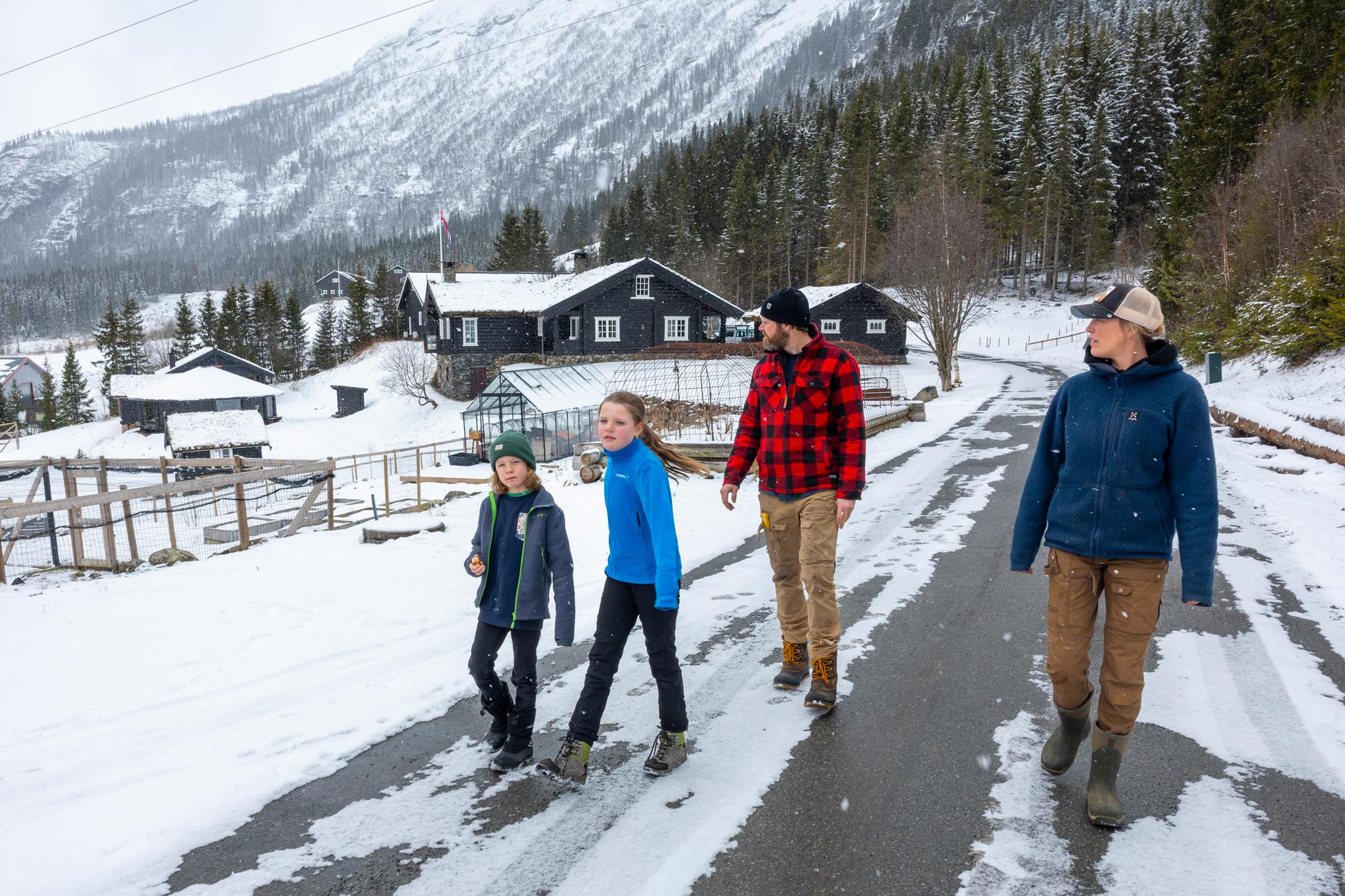 Familien flyttet fra Oslo til bygda der man lever lengst i Norge: – Vi ... Familien flyttet fra Oslo til bygda der man lever lengst i Norge: – Vi ...