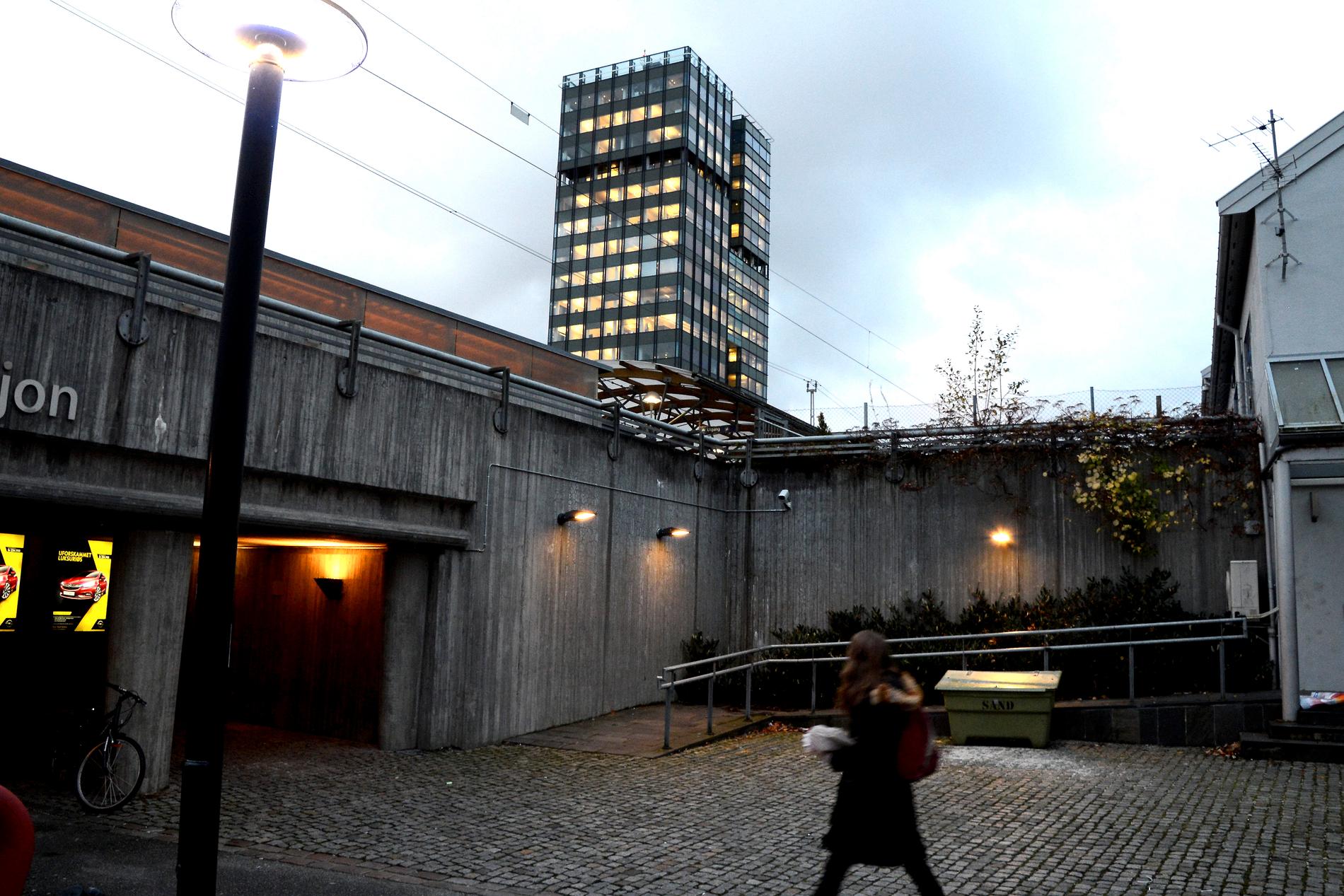 Student Kristine (35) fekk bot etter ho tok toget med studentbillett ... Student Kristine (35) fekk bot etter ho tok toget med studentbillett ...