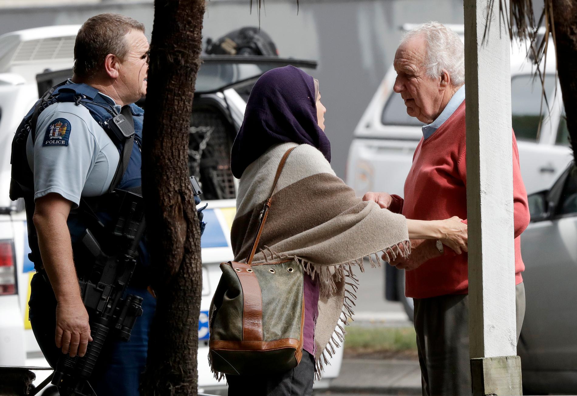 Australsk høyreekstrem terrorist bak angrep i moské på New Zealand Australsk høyreekstrem terrorist bak angrep i moské på New Zealand