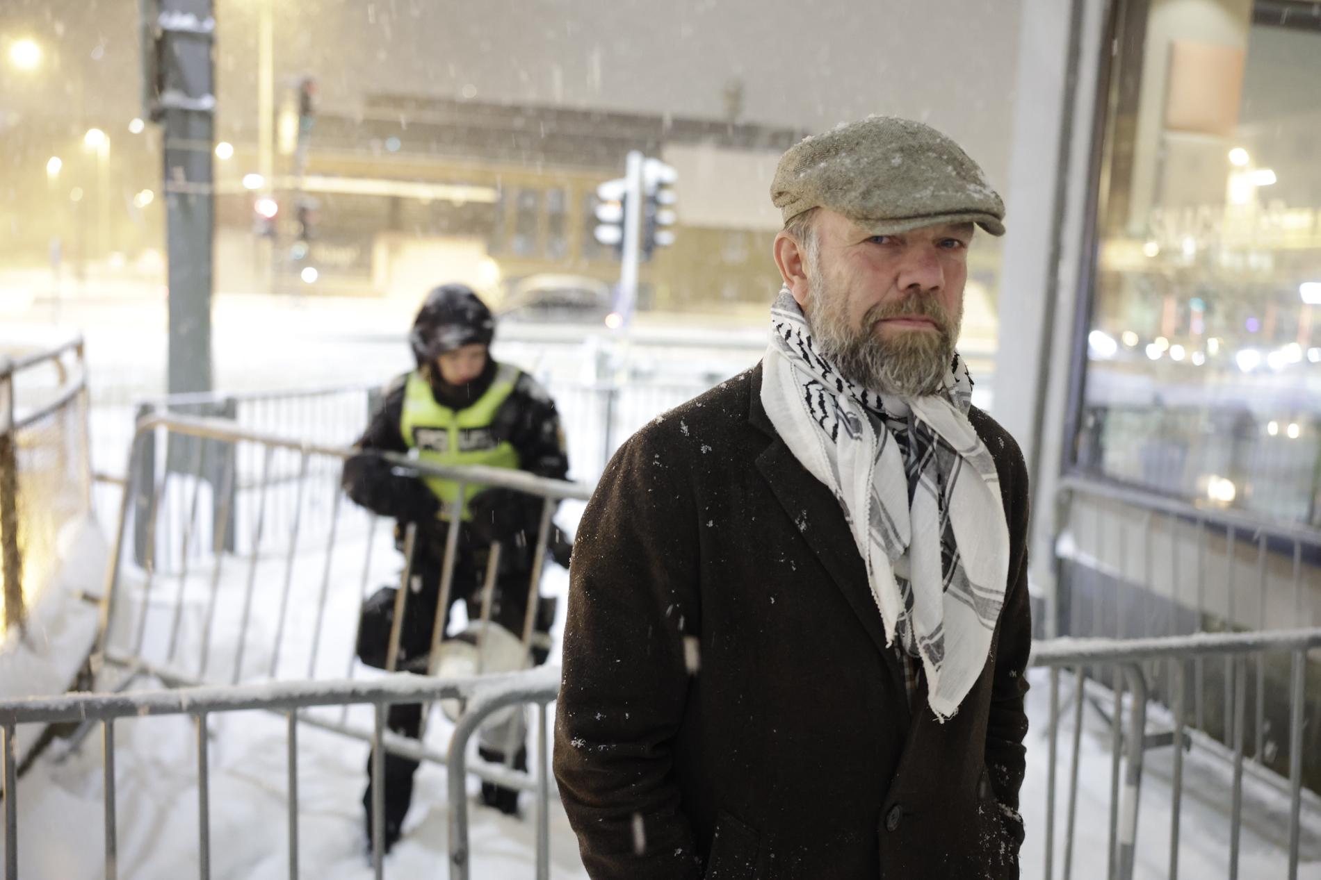 Foreldrene til barna ved Rolland skole har fått flere kontrabeskjeder ... Foreldrene til barna ved Rolland skole har fått flere kontrabeskjeder ...