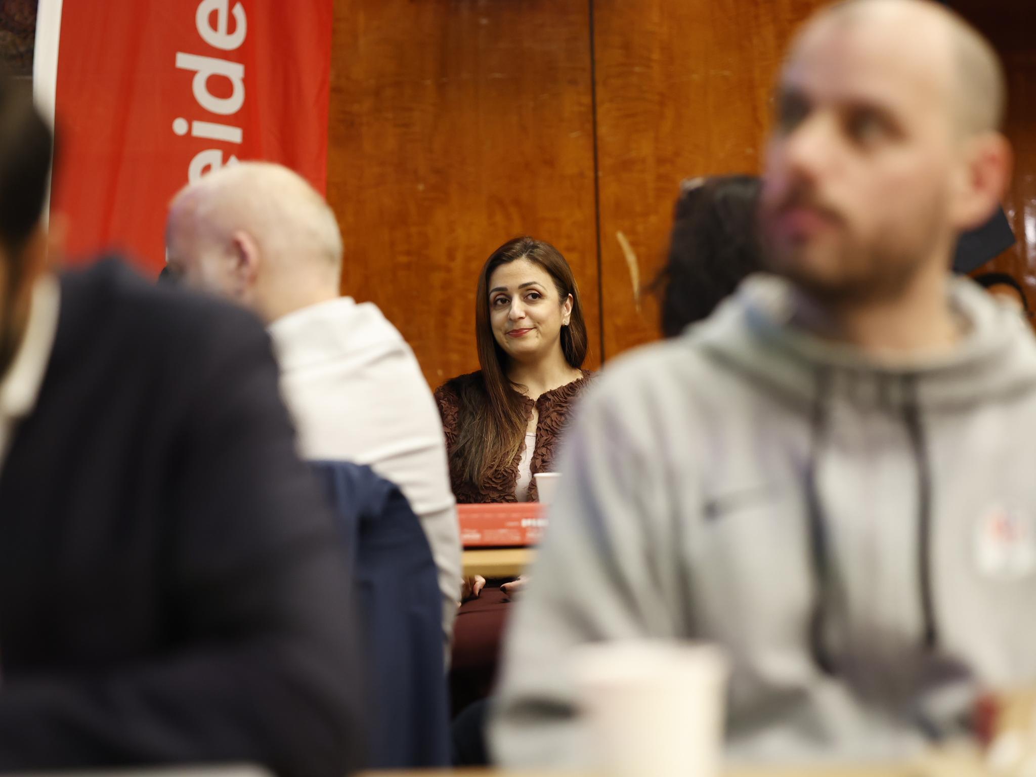 Ap-duell: Hadia Tajik og Kamzy Gunaratnam så godt som likt Ap-duell: Hadia Tajik og Kamzy Gunaratnam så godt som likt