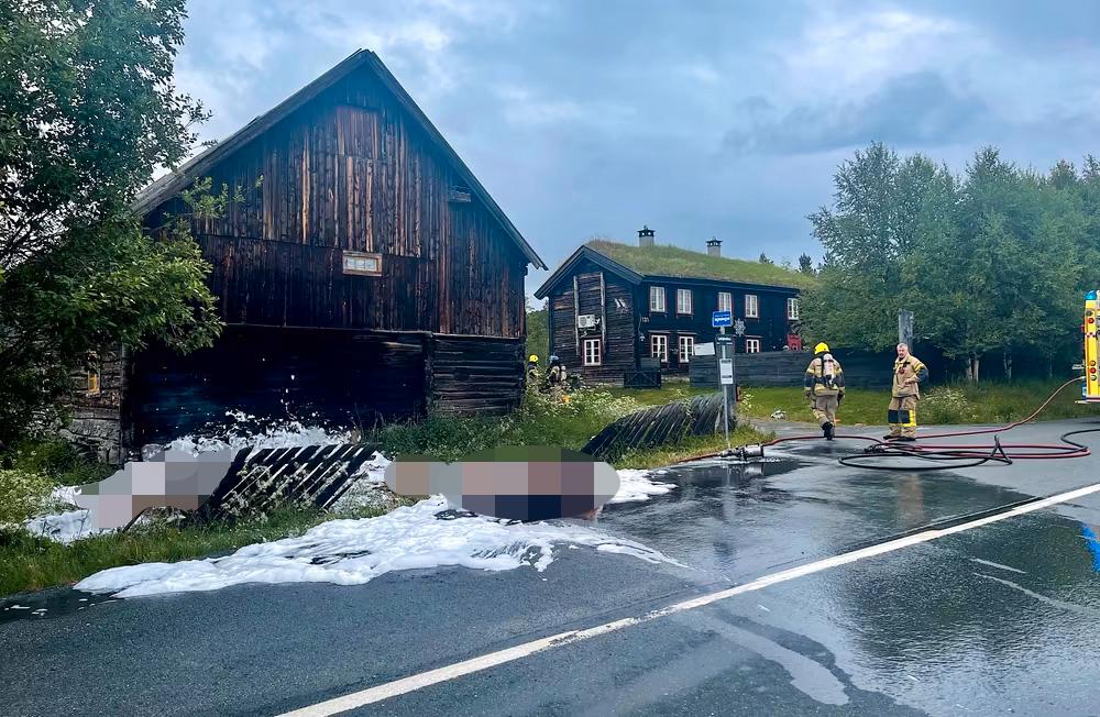 Mikrofly krasjlandet på E6 i Oppdal - to personer bekreftet døde Mikrofly krasjlandet på E6 i Oppdal - to personer bekreftet døde
