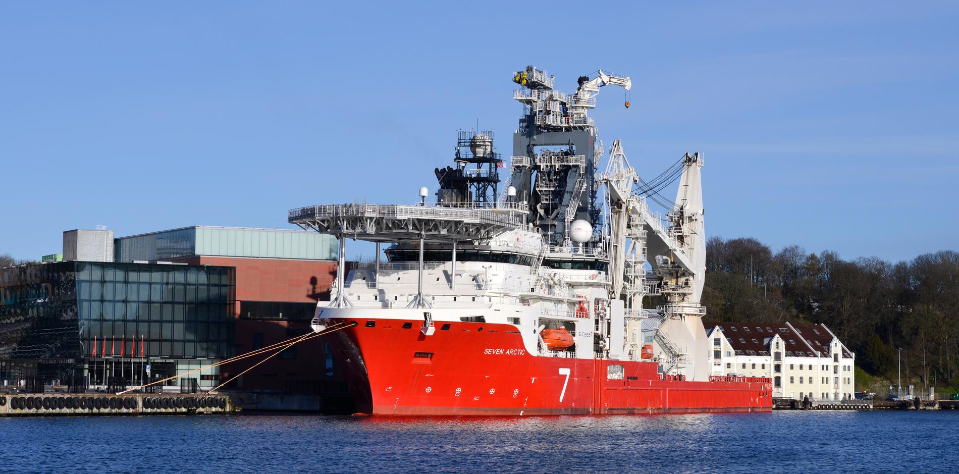Baker Hughes og Subsea 7 kan danne storfusjon Baker Hughes og Subsea 7 kan danne storfusjon