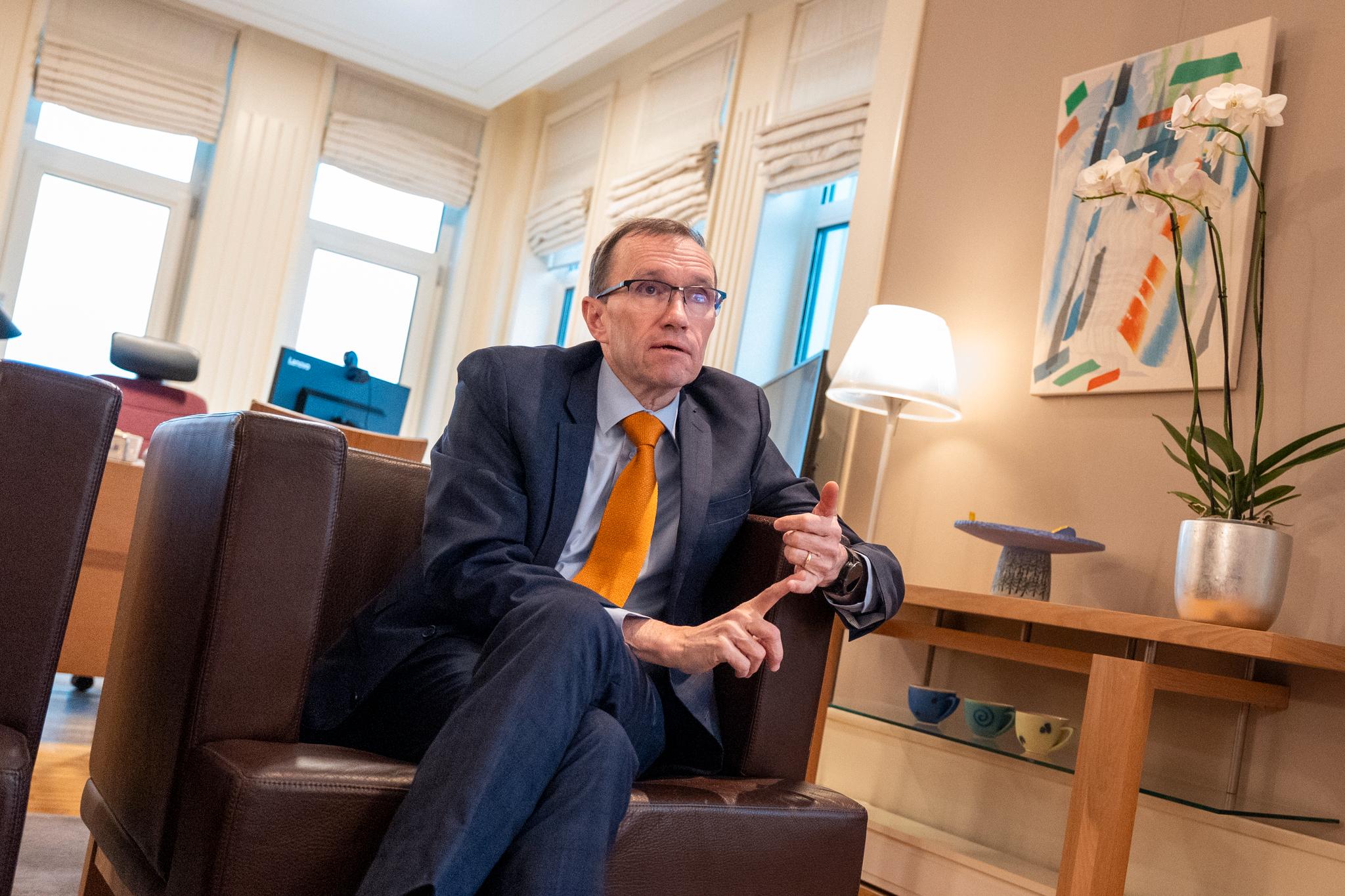 Espen Barth Eide mener deler av venstresiden «trumpifiserer» debatten ... Espen Barth Eide mener deler av venstresiden «trumpifiserer» debatten ...